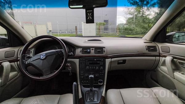 Volvo S80 2005 in Riga on AUTOMOTO.COM.LV Black Volvo S80 2005 in Riga, with an engine capacity of 2.40 L and mileage of 300 thousand km for 1550 €, photo 6 on AUTOMOTO.COM.LV