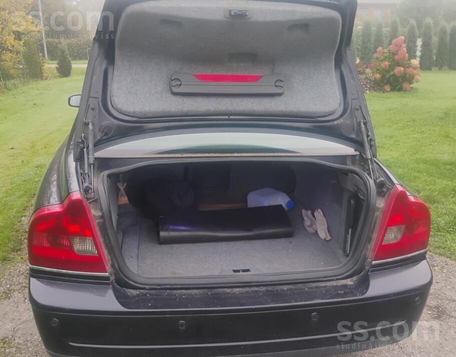 Melns Volvo S80 2005 Madona, ar dzinēja tilpumu 2.40 L un nobraukumu 330 tūkst. km par 1600 €, foto 8 vietnē AUTOMOTO.COM.LV