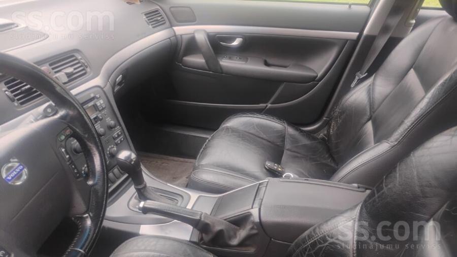 Melns Volvo S80 2005 Madona, ar dzinēja tilpumu 2.40 L un nobraukumu 330 tūkst. km par 1600 €, foto 16 vietnē AUTOMOTO.COM.LV