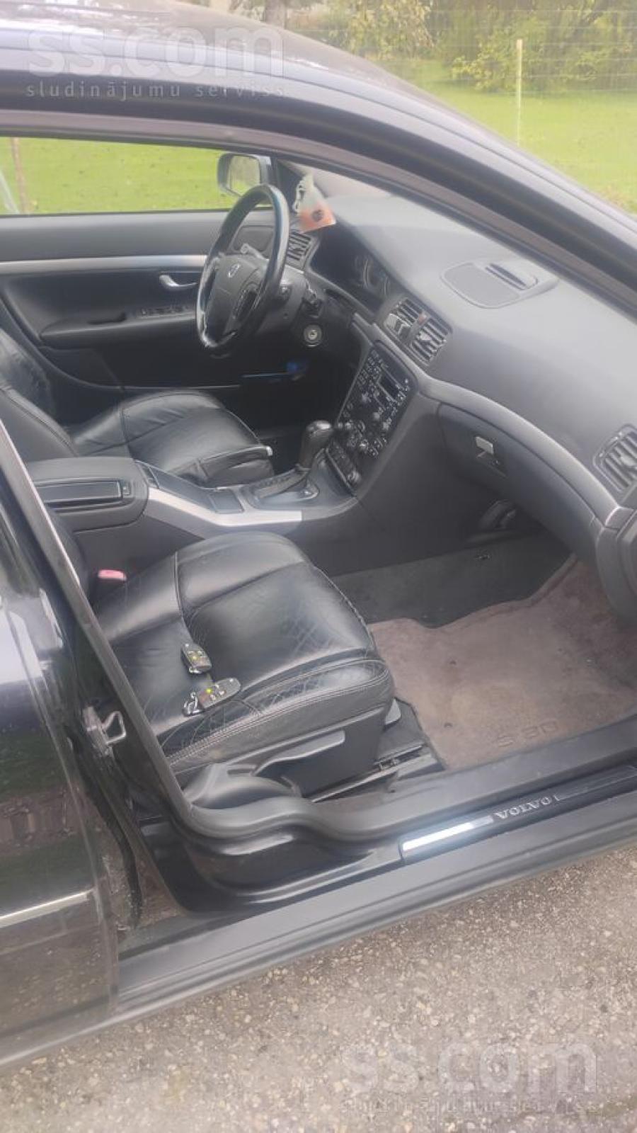 Melns Volvo S80 2005 Madona, ar dzinēja tilpumu 2.40 L un nobraukumu 330 tūkst. km par 1600 €, foto 22 vietnē AUTOMOTO.COM.LV