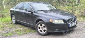 Black Volvo S80 2006 in Riga, with an engine capacity of 2.40 L and mileage of 427 thousand km for 2500 €, photo 2 on AUTOMOTO.COM.LV
