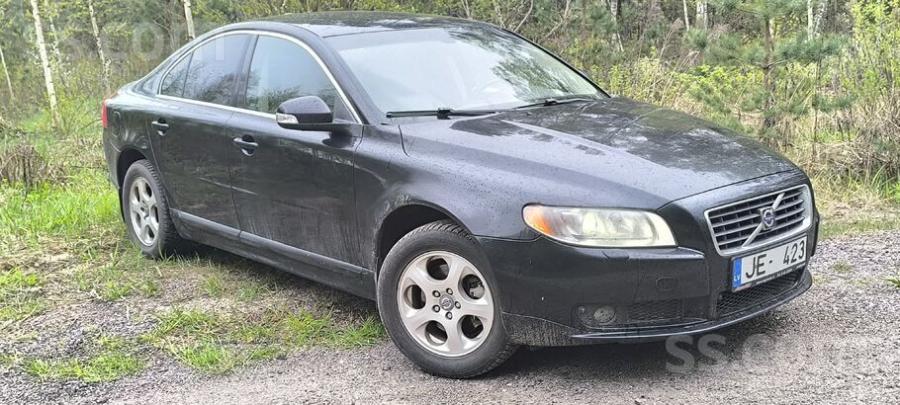 Black Volvo S80 2006 in Riga, with an engine capacity of 2.40 L and mileage of 427 thousand km for 2500 €, photo 2 on AUTOMOTO.COM.LV