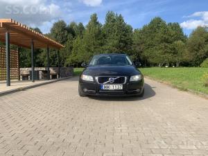Black Volvo S80 2006 in Tukums, with an engine capacity of 2.40 L and mileage of 272 thousand km for 3550 €, photo 1 on AUTOMOTO.COM.LV