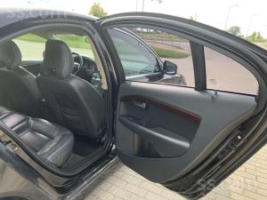 Black Volvo S80 2006 in Tukums, with an engine capacity of 2.40 L and mileage of 272 thousand km for 3550 €, photo 9 on AUTOMOTO.COM.LV