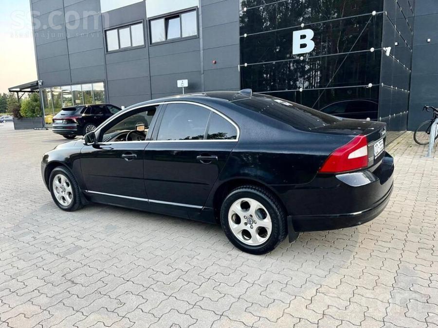 Black Volvo S80 2006 in Riga, with an engine capacity of 2.40 L and mileage of 0 thousand km for 2750 €, photo 4 on AUTOMOTO.COM.LV