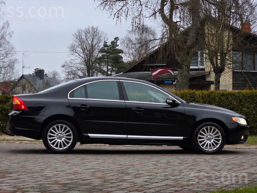 Black Volvo S80 2006 in Riga, with an engine capacity of 2.40 L and mileage of 0 thousand km for 4850 €, photo 6 on AUTOMOTO.COM.LV