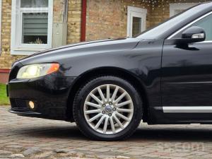 Black Volvo S80 2006 in Riga, with an engine capacity of 2.40 L and mileage of 0 thousand km for 4850 €, photo 9 on AUTOMOTO.COM.LV