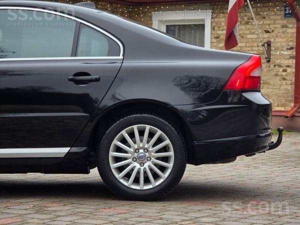 Black Volvo S80 2006 in Riga, with an engine capacity of 2.40 L and mileage of 0 thousand km for 4850 €, photo 10 on AUTOMOTO.COM.LV