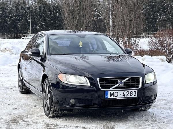 Black Volvo S80 2006 in Riga, with an engine capacity of 2.40 L and mileage of 304 thousand km for 3570 €, photo 1 on AUTOMOTO.COM.LV