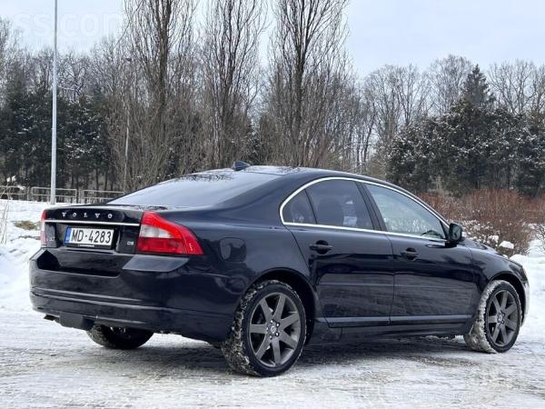 Black Volvo S80 2006 in Riga, with an engine capacity of 2.40 L and mileage of 304 thousand km for 3570 €, photo 8 on AUTOMOTO.COM.LV