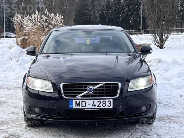 Black Volvo S80 2006 in Riga, with an engine capacity of 2.40 L and mileage of 304 thousand km for 3570 €, photo 9 on AUTOMOTO.COM.LV