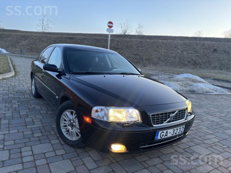 Black Volvo S80 2006 in Daugavpils, with an engine capacity of 2.40 L and mileage of 358 thousand km for 2650 €, photo 1 on AUTOMOTO.COM.LV