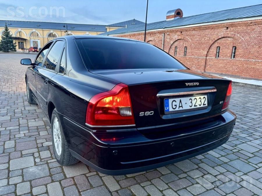 Black Volvo S80 2006 in Daugavpils, with an engine capacity of 2.40 L and mileage of 358 thousand km for 2650 €, photo 11 on AUTOMOTO.COM.LV