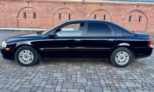 Black Volvo S80 2006 in Daugavpils, with an engine capacity of 2.40 L and mileage of 358 thousand km for 2650 €, photo 16 on AUTOMOTO.COM.LV