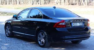 Melns Volvo S80 2006 Petrikaičiai, ar dzinēja tilpumu 2.40 L un nobraukumu 397 tūkst. km par 2699 €, foto 7 vietnē AUTOMOTO.COM.LV