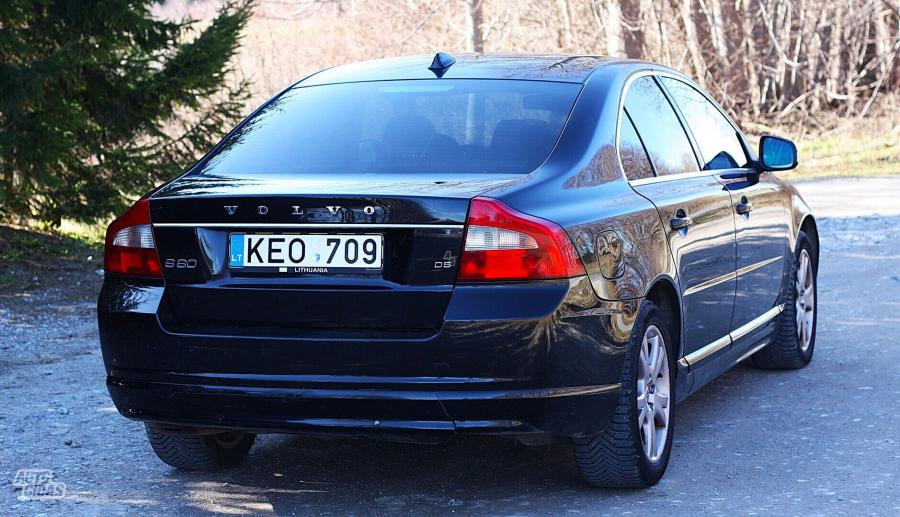 Melns Volvo S80 2006 Petrikaičiai, ar dzinēja tilpumu 2.40 L un nobraukumu 397 tūkst. km par 2699 €, foto 11 vietnē AUTOMOTO.COM.LV