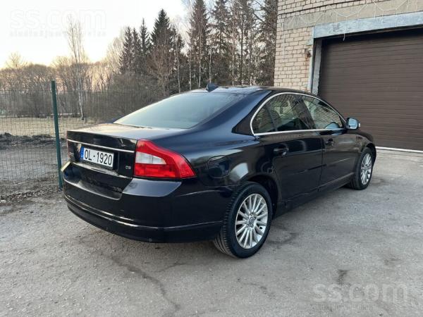 Melns Volvo S80 2006 Preiļi, ar dzinēja tilpumu 2.40 L un nobraukumu 324 tūkst. km par 3250 €, foto 4 vietnē AUTOMOTO.COM.LV