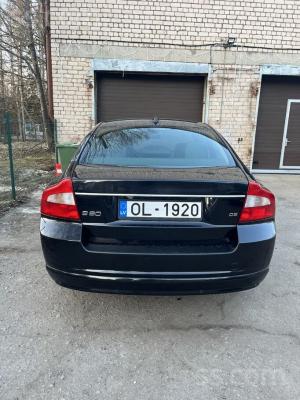 Black Volvo S80 2006 in Preili, with an engine capacity of 2.40 L and mileage of 324 thousand km for 3250 €, photo 6 on AUTOMOTO.COM.LV