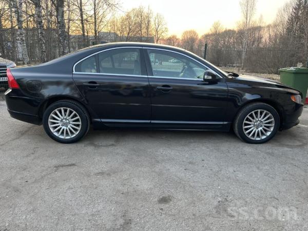 Melns Volvo S80 2006 Preiļi, ar dzinēja tilpumu 2.40 L un nobraukumu 324 tūkst. km par 3250 €, foto 7 vietnē AUTOMOTO.COM.LV