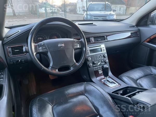 Melns Volvo S80 2006 Preiļi, ar dzinēja tilpumu 2.40 L un nobraukumu 324 tūkst. km par 3250 €, foto 8 vietnē AUTOMOTO.COM.LV