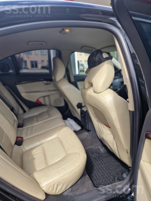 Melns Volvo S80 2006 Jelgava, ar dzinēja tilpumu 2.40 L un nobraukumu 322 tūkst. km par 3500 €, foto 9 vietnē AUTOMOTO.COM.LV
