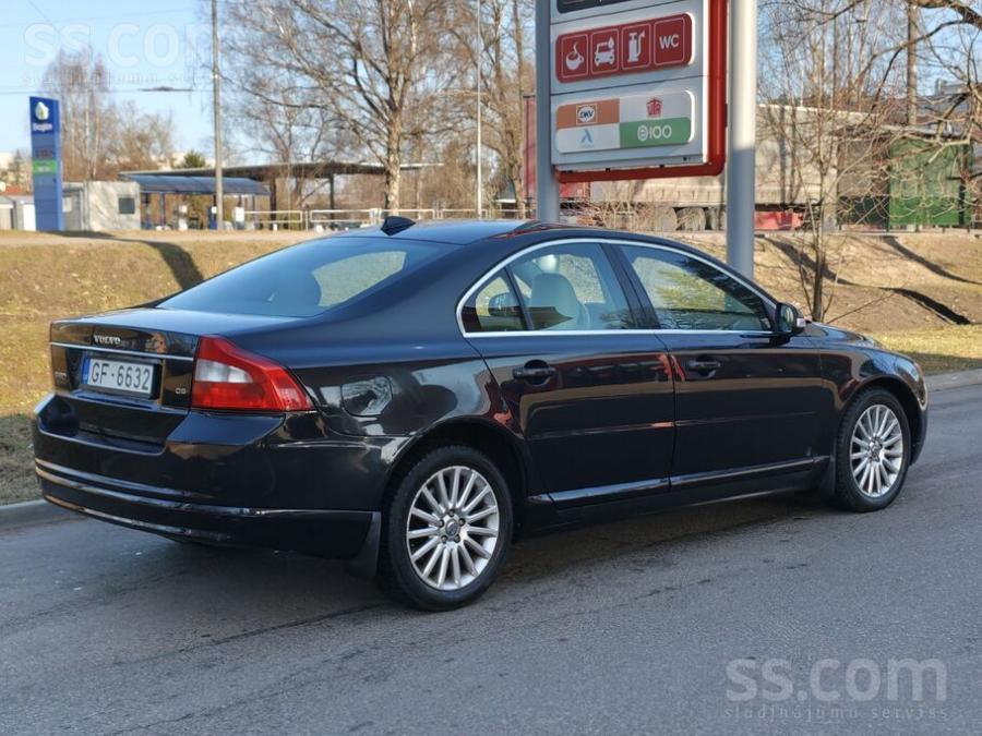 Black Volvo S80 2006 in Riga, with an engine capacity of 2.40 L and mileage of 310 thousand km for 2600 €, photo 7 on AUTOMOTO.COM.LV