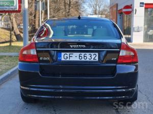 Black Volvo S80 2006 in Riga, with an engine capacity of 2.40 L and mileage of 310 thousand km for 2600 €, photo 9 on AUTOMOTO.COM.LV