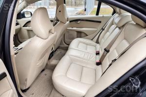 Black Volvo S80 2006 in Riga, with an engine capacity of 2.40 L and mileage of 310 thousand km for 2600 €, photo 12 on AUTOMOTO.COM.LV