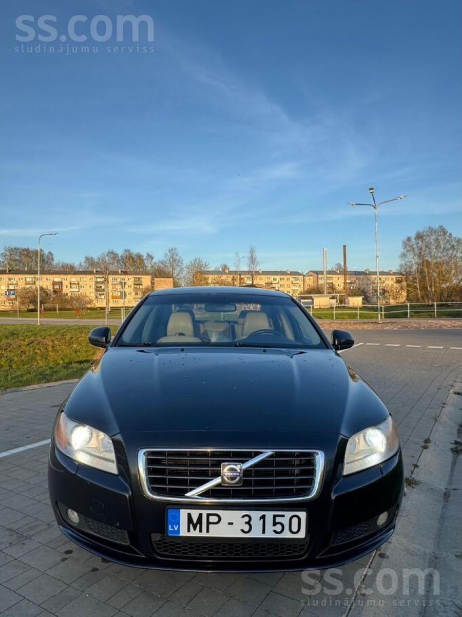 Melns Volvo S80 2006 Rīga, ar dzinēja tilpumu 2.40 L un nobraukumu 352 tūkst. km par 2900 €, foto 1 vietnē AUTOMOTO.COM.LV