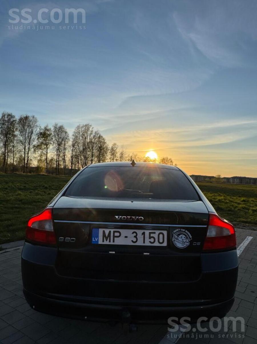 Melns Volvo S80 2006 Rīga, ar dzinēja tilpumu 2.40 L un nobraukumu 352 tūkst. km par 2900 €, foto 3 vietnē AUTOMOTO.COM.LV