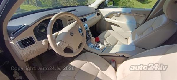 Black Volvo S80 2006 in Paide, with an engine capacity of 2.50 L and mileage of 333 thousand km for 4000 €, photo 1 on AUTOMOTO.COM.LV