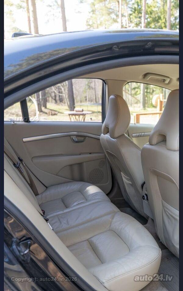 Black Volvo S80 2006 in Paide, with an engine capacity of 2.50 L and mileage of 333 thousand km for 4000 €, photo 5 on AUTOMOTO.COM.LV