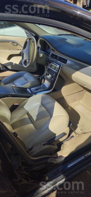 Black Volvo S80 2006 in Riga, with an engine capacity of 2.40 L and mileage of 281 thousand km for 2750 €, photo 3 on AUTOMOTO.COM.LV