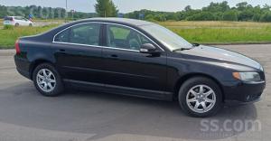 Black Volvo S80 2006 in Daugavpils, with an engine capacity of 2.40 L and mileage of 412 thousand km for 3300 €, photo 3 on AUTOMOTO.COM.LV