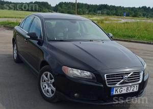 Black Volvo S80 2006 in Daugavpils, with an engine capacity of 2.40 L and mileage of 412 thousand km for 3300 €, photo 4 on AUTOMOTO.COM.LV