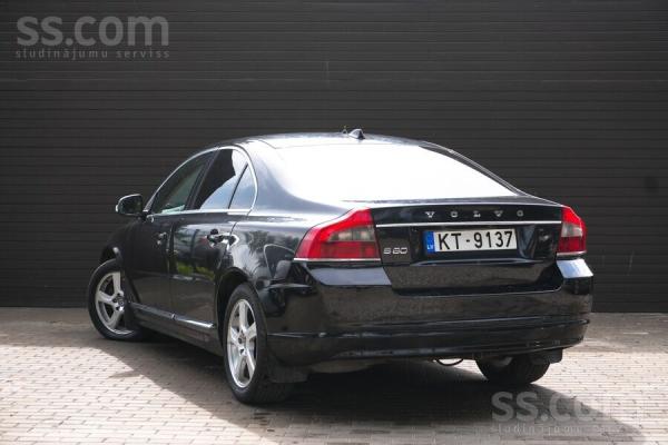 Black Volvo S80 2006 in Riga, with an engine capacity of 2.40 L and mileage of 323 thousand km for 4990 €, photo 4 on AUTOMOTO.COM.LV