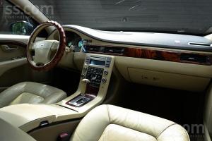 Black Volvo S80 2006 in Riga, with an engine capacity of 2.40 L and mileage of 323 thousand km for 4990 €, photo 6 on AUTOMOTO.COM.LV