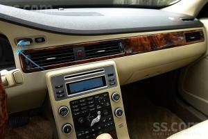 Black Volvo S80 2006 in Riga, with an engine capacity of 2.40 L and mileage of 323 thousand km for 4990 €, photo 10 on AUTOMOTO.COM.LV