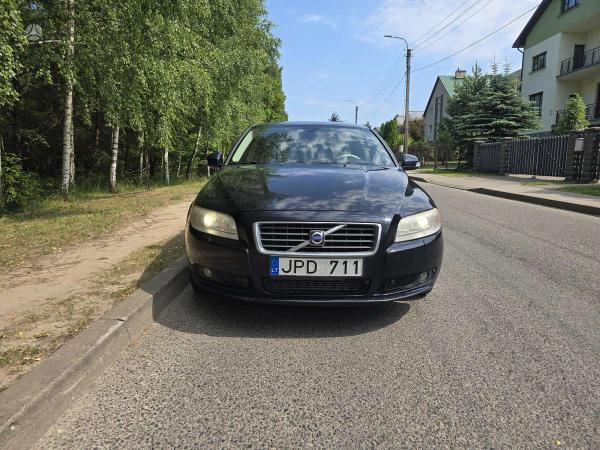 Black Volvo S80 2006 in Vilnius, with an engine capacity of 2.40 L and mileage of 329 thousand km for 2070 €, photo 2 on AUTOMOTO.COM.LV