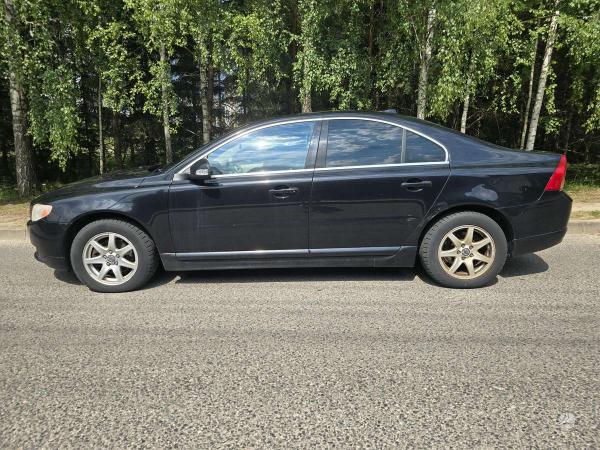 Black Volvo S80 2006 in Vilnius, with an engine capacity of 2.40 L and mileage of 329 thousand km for 2070 €, photo 3 on AUTOMOTO.COM.LV