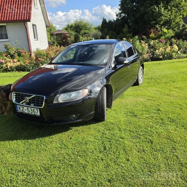 Black Volvo S80 2006 in Madona, with an engine capacity of 2.40 L and mileage of 367 thousand km for 2850 €, photo 1 on AUTOMOTO.COM.LV
