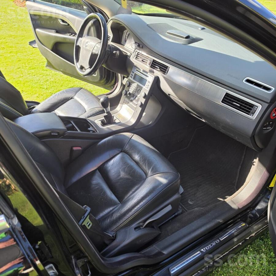 Melns Volvo S80 2006 Madona, ar dzinēja tilpumu 2.40 L un nobraukumu 367 tūkst. km par 2850 €, foto 5 vietnē AUTOMOTO.COM.LV