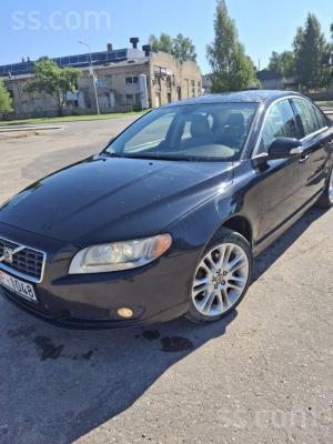 Black Volvo S80 2006 in Cesis, with an engine capacity of 2.40 L and mileage of 338 thousand km for 5150 €, photo 3 on AUTOMOTO.COM.LV