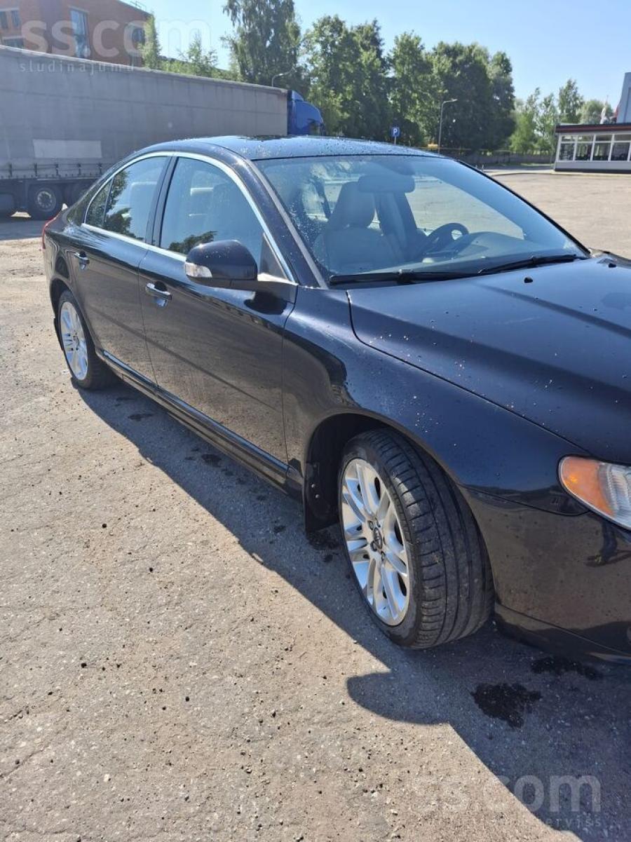 Black Volvo S80 2006 in Cesis, with an engine capacity of 2.40 L and mileage of 338 thousand km for 5150 €, photo 4 on AUTOMOTO.COM.LV