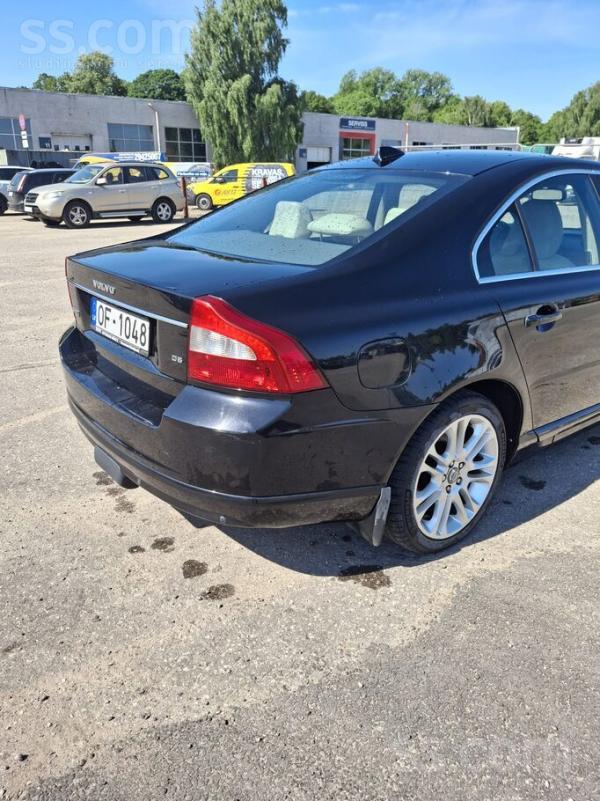 Melns Volvo S80 2006 Cēsis, ar dzinēja tilpumu 2.40 L un nobraukumu 338 tūkst. km par 5150 €, foto 4 vietnē AUTOMOTO.COM.LV