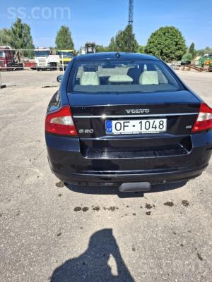 Black Volvo S80 2006 in Cesis, with an engine capacity of 2.40 L and mileage of 338 thousand km for 5150 €, photo 6 on AUTOMOTO.COM.LV