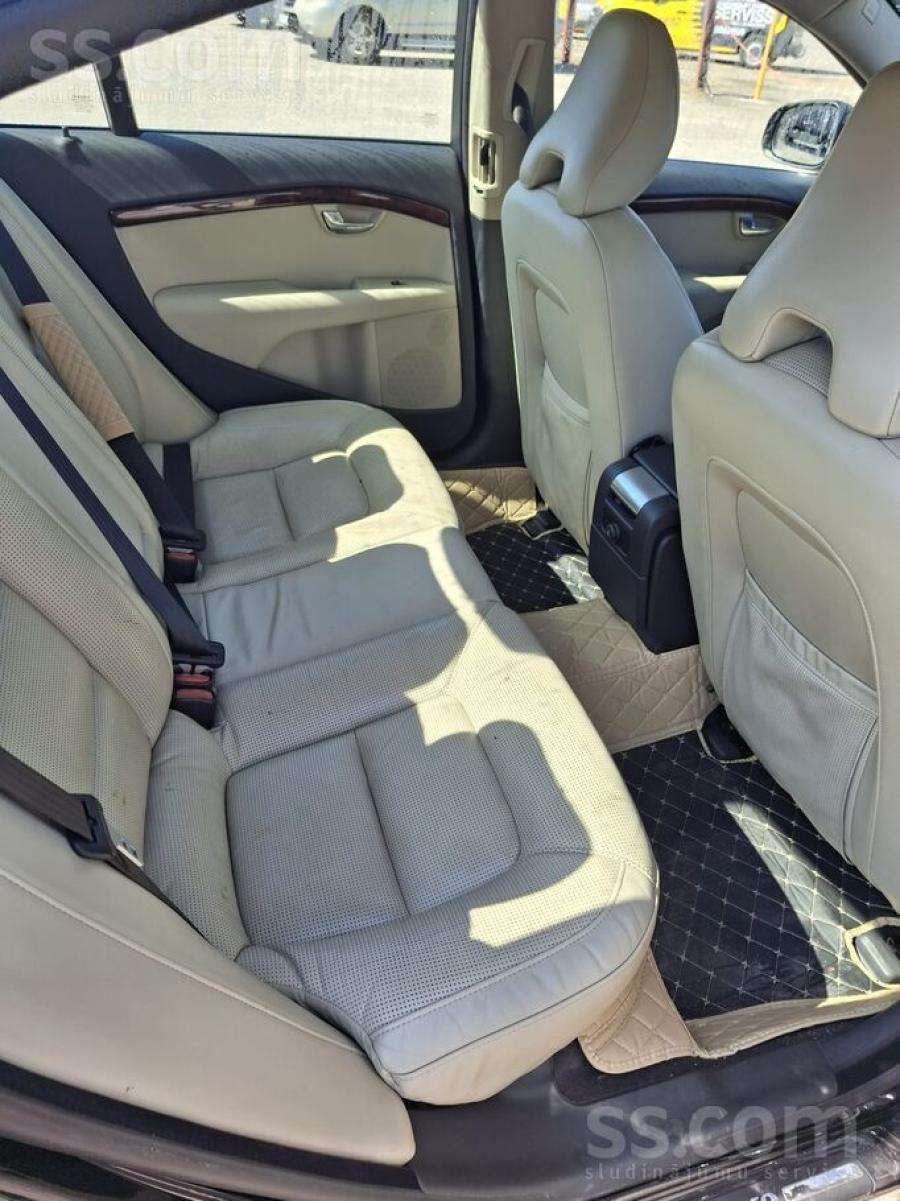 Black Volvo S80 2006 in Cesis, with an engine capacity of 2.40 L and mileage of 338 thousand km for 5150 €, photo 12 on AUTOMOTO.COM.LV