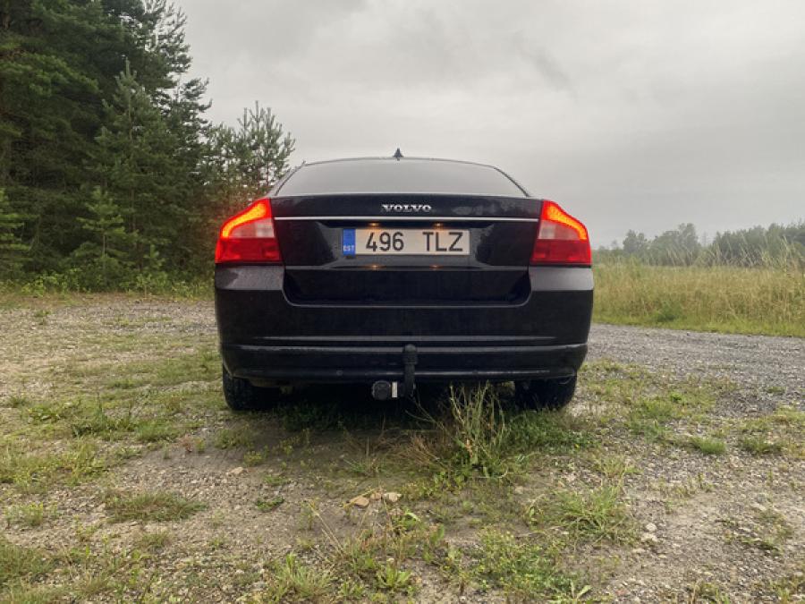 Melns Volvo S80 2006 Kuresāre, ar dzinēja tilpumu 2.40 L un nobraukumu 0 tūkst. km par 2600 €, foto 11 vietnē AUTOMOTO.COM.LV