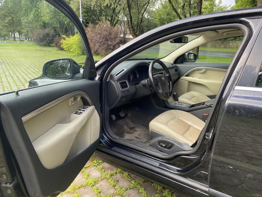 Melns Volvo S80 2006 Kuresāre, ar dzinēja tilpumu 2.40 L un nobraukumu 0 tūkst. km par 2600 €, foto 15 vietnē AUTOMOTO.COM.LV