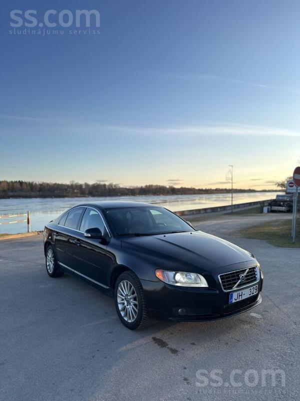 Melns Volvo S80 2006 Madona, ar dzinēja tilpumu 2.40 L un nobraukumu 347 tūkst. km par 2300 €, foto 1 vietnē AUTOMOTO.COM.LV